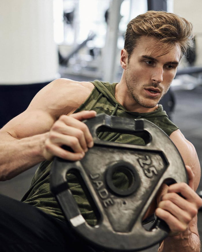 Dusty Lachowicz (2) - 9GAG