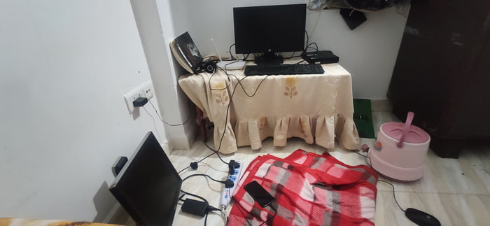 Rate my office setup - 9GAG