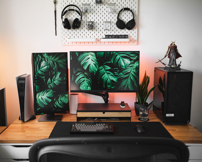 Productivity and gaming setup - 9GAG