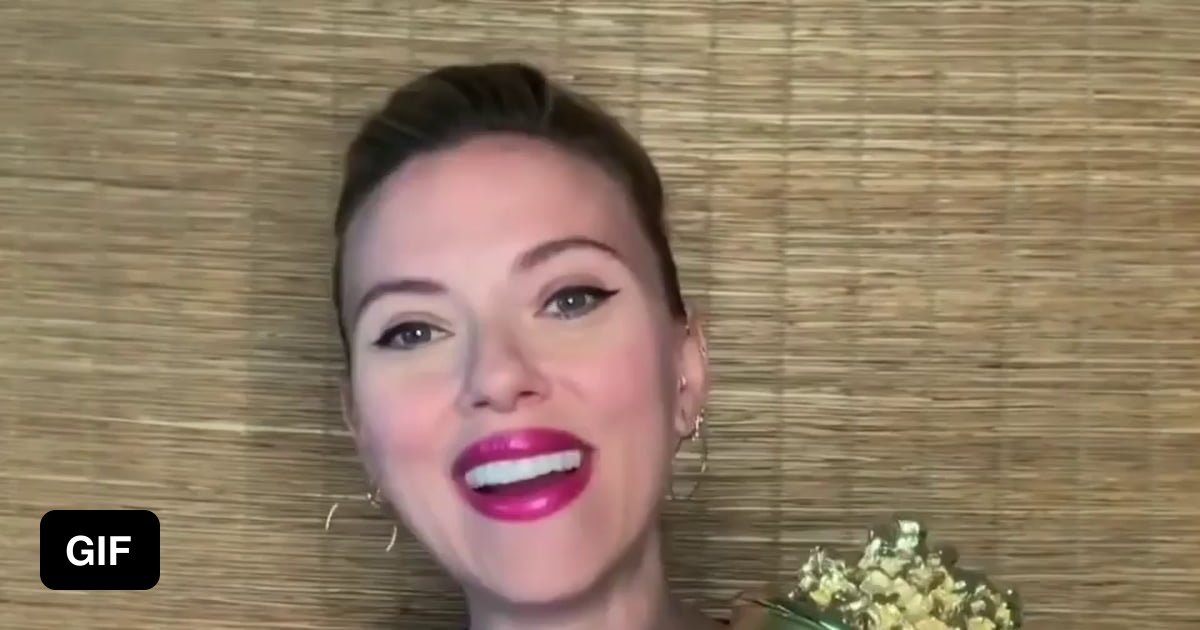 Scarlett Johansson gets slimed - MTV Movie Awards 2021 - 9GAG