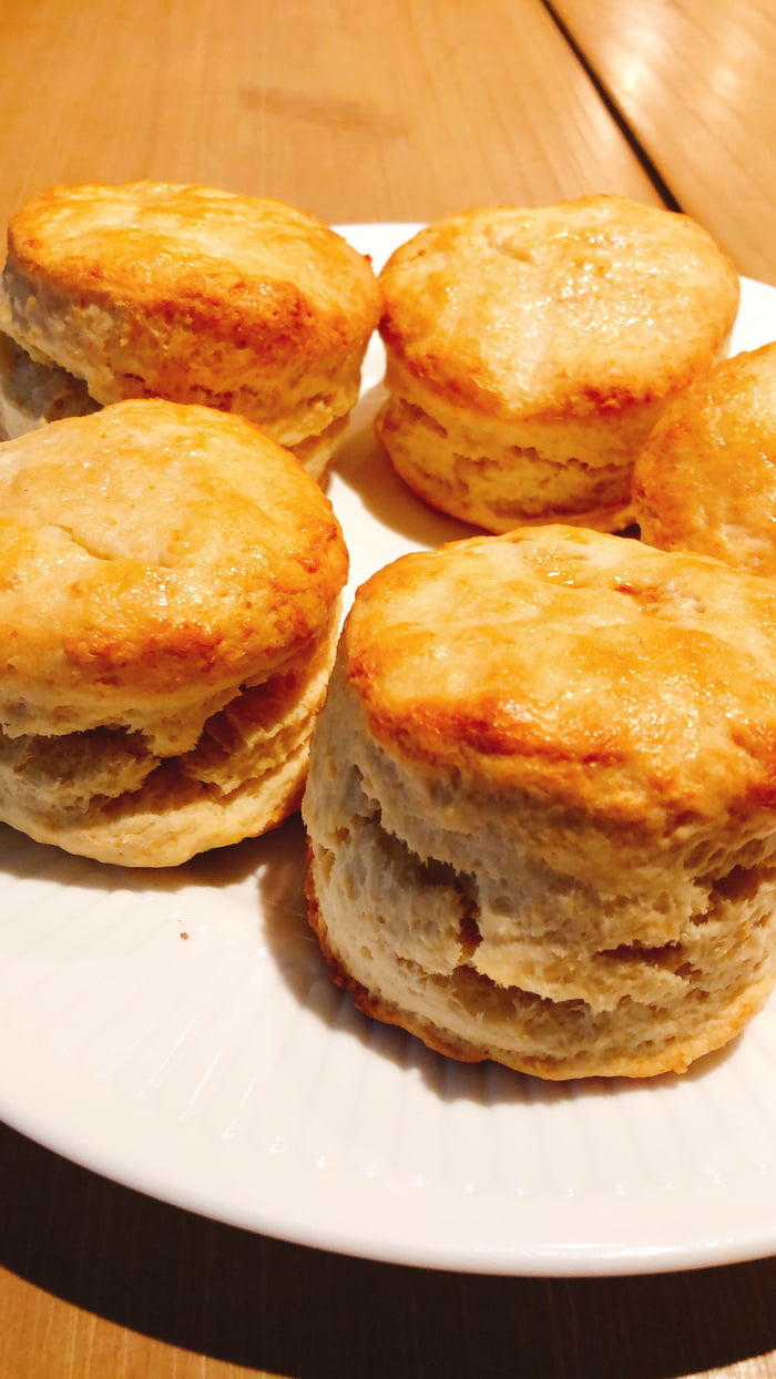 Biscuits….. 🍯 - 9GAG