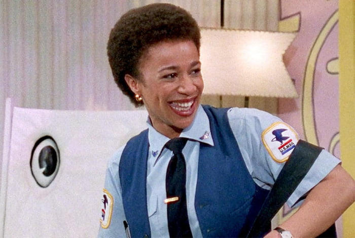 Before she was Lt. Van Buren in 'Law & Order' she was Reba the Mail ...