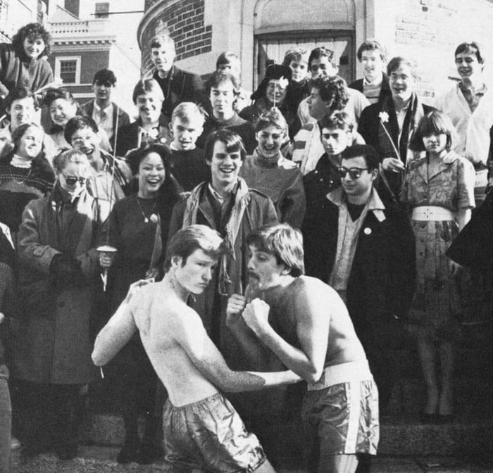 Conan O’Brien defeating Ringo Starr in first YouTube celebrity boxing ...