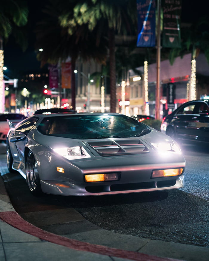 1989 Vector W8 - 9GAG