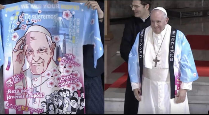 The Pope wore a Anime styled robe given to him while in Japan - 9GAG