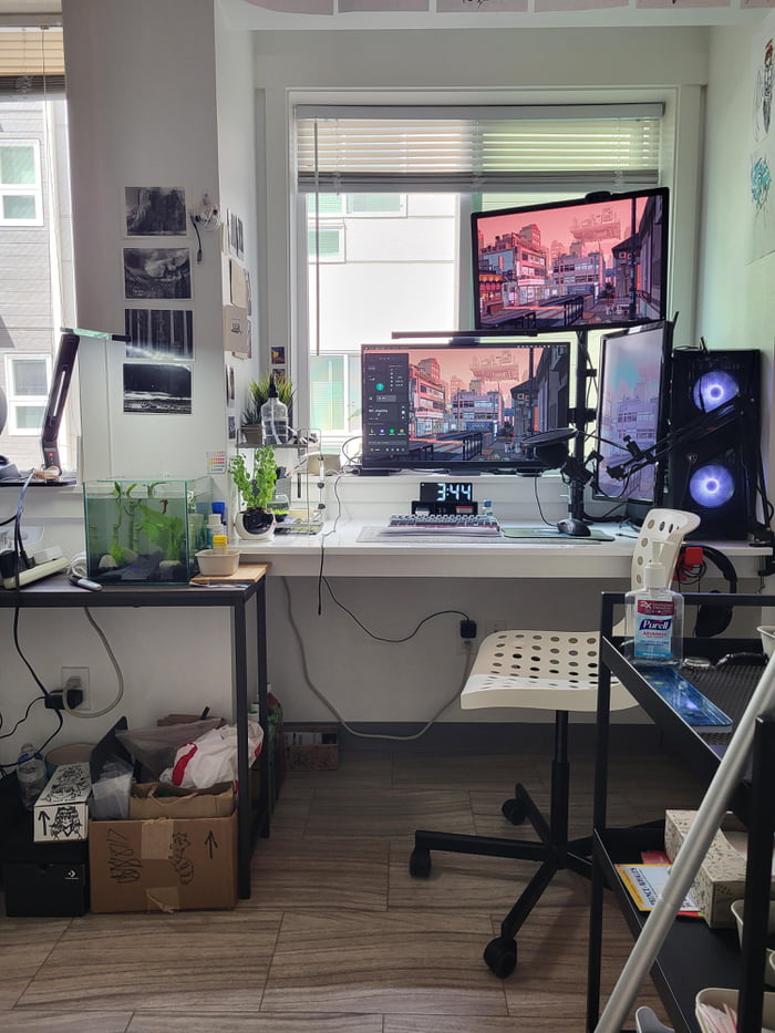 University Student Setup - 9GAG