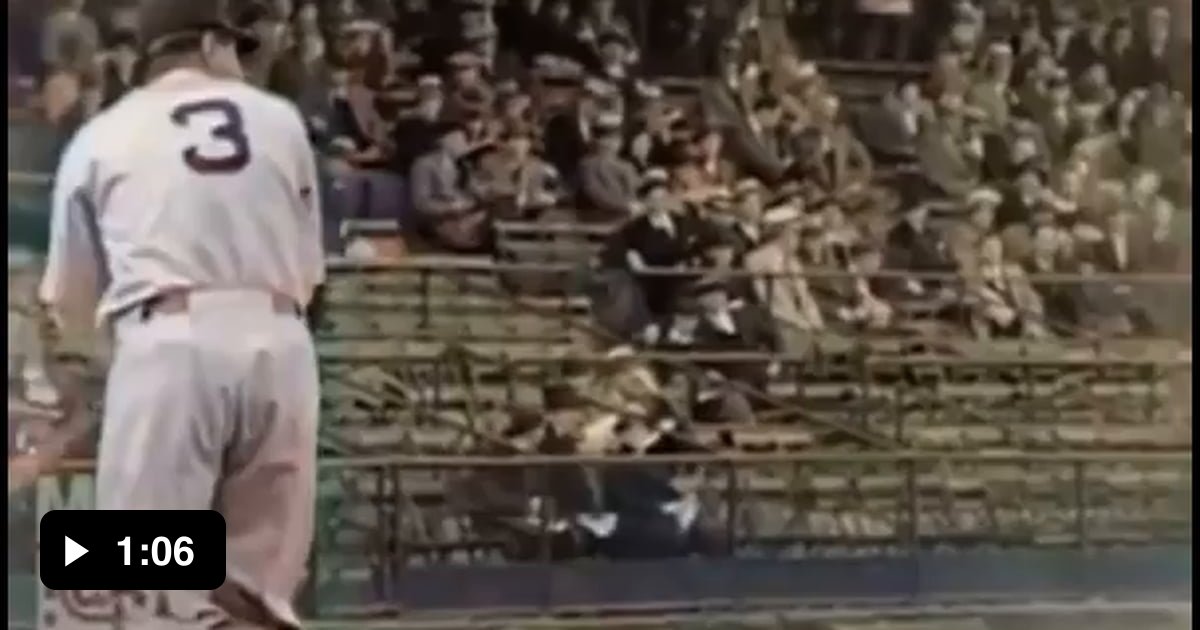 Babe Ruth and Lou Gehrig taking batting practice. Even sharing the same bat! - 9GAG