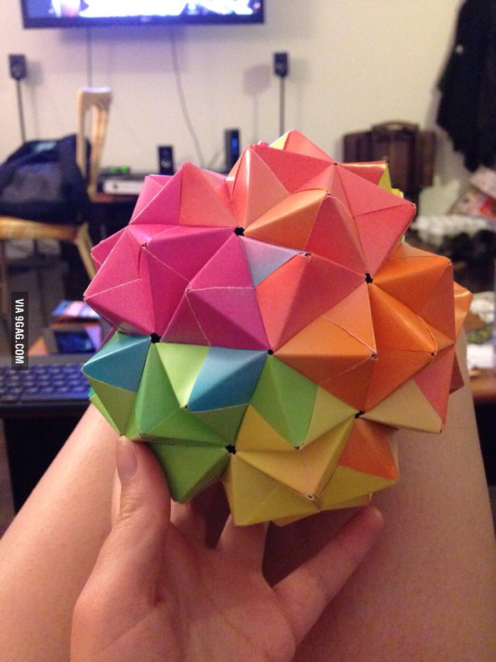 A 90 unit modular origami - 9GAG
