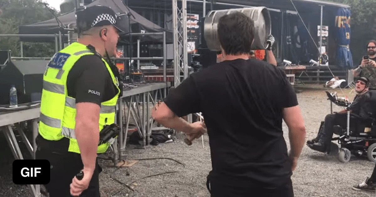 Biggest heavy metal fail. - 9GAG