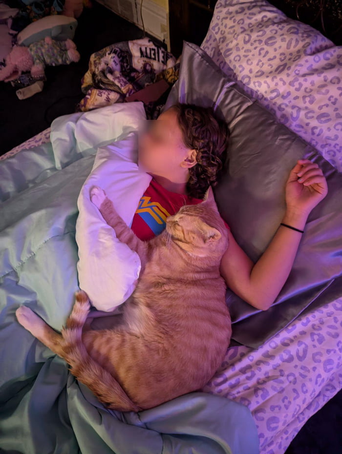 Just a girl and her kitty. - 9GAG