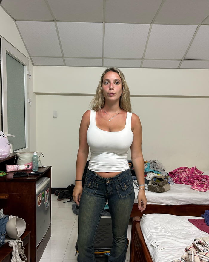 Simple outfit, big impact - 9GAG