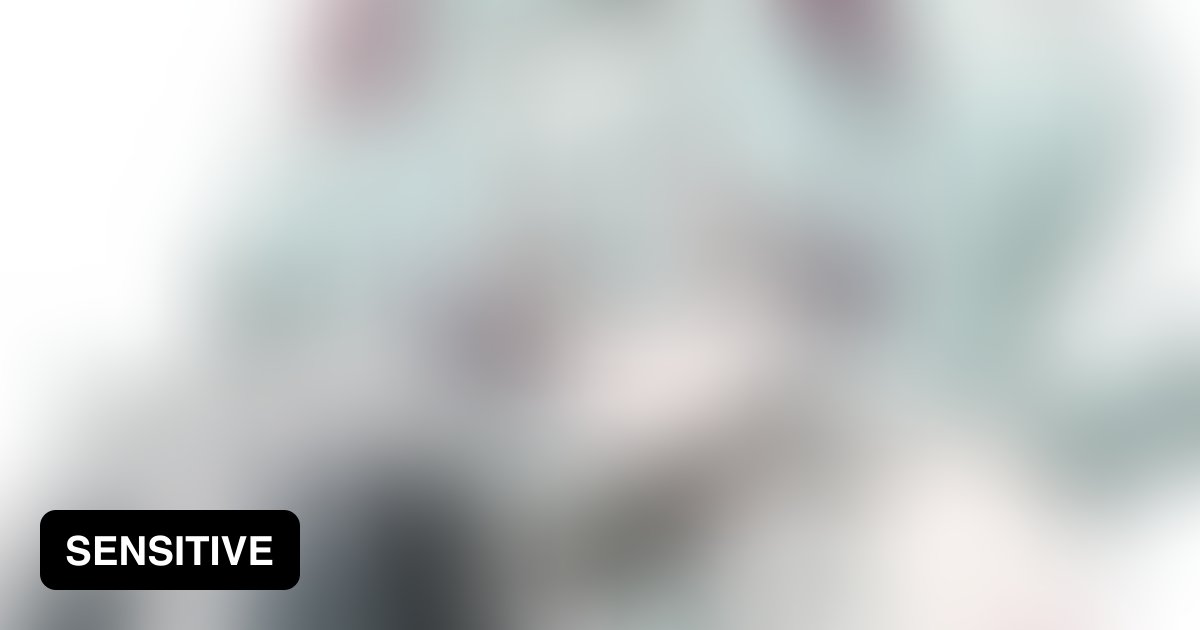 Miku sitting down - 9GAG