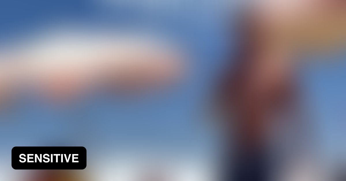 11 foot wave strikes beach in Rio De Janeiro - 9GAG