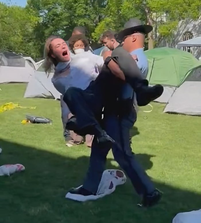 Such a meme potential. Post your ideas in the comments. - 9GAG