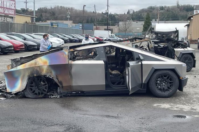 Dumpster fire (Cybertruck)in Seattle - 9GAG