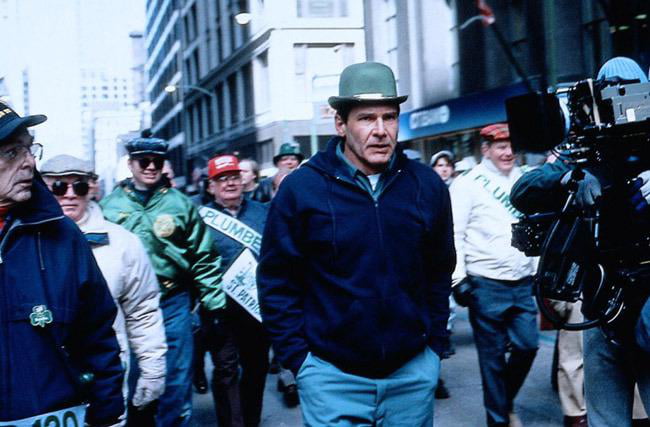 Harrison Ford during the filming of The Fugitive‘s parade scene, 1993 ...