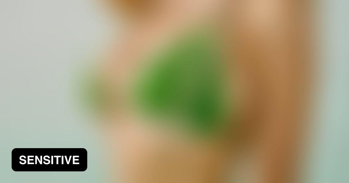 Amazing tits in a bikini - 9GAG