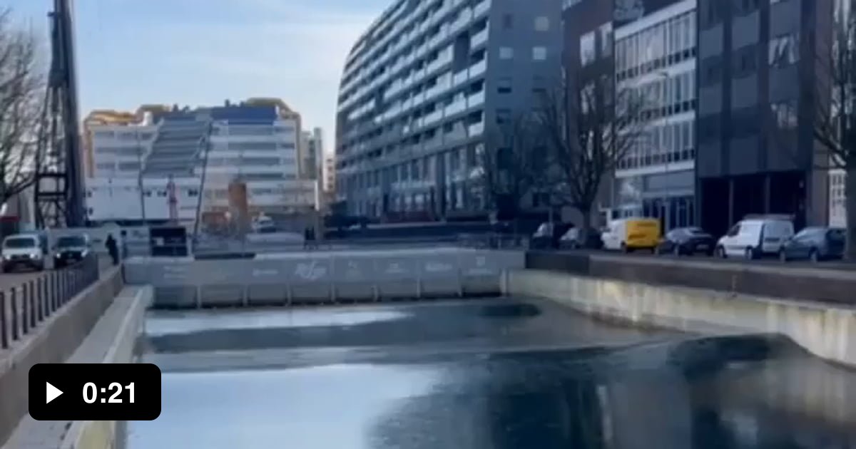 The last ice of the year in Rotterdam. Enjoy the unique spectacle as ...