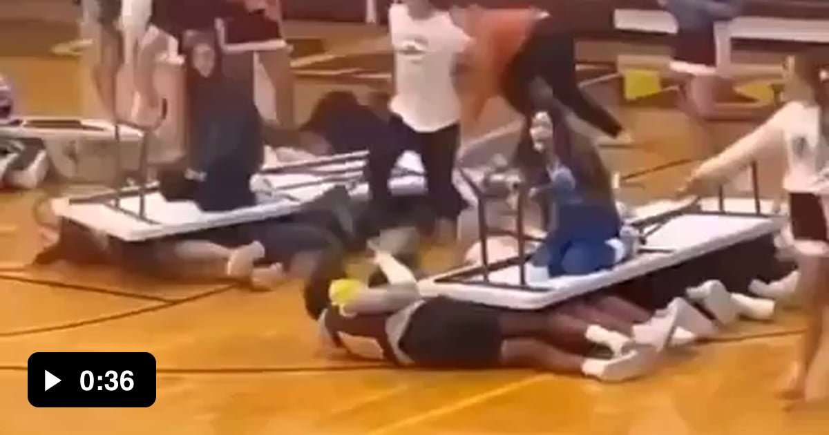 Now this is a gym class activity. - 9GAG
