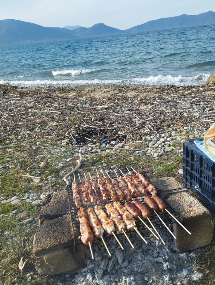 Not much but an honest bbq - 9GAG