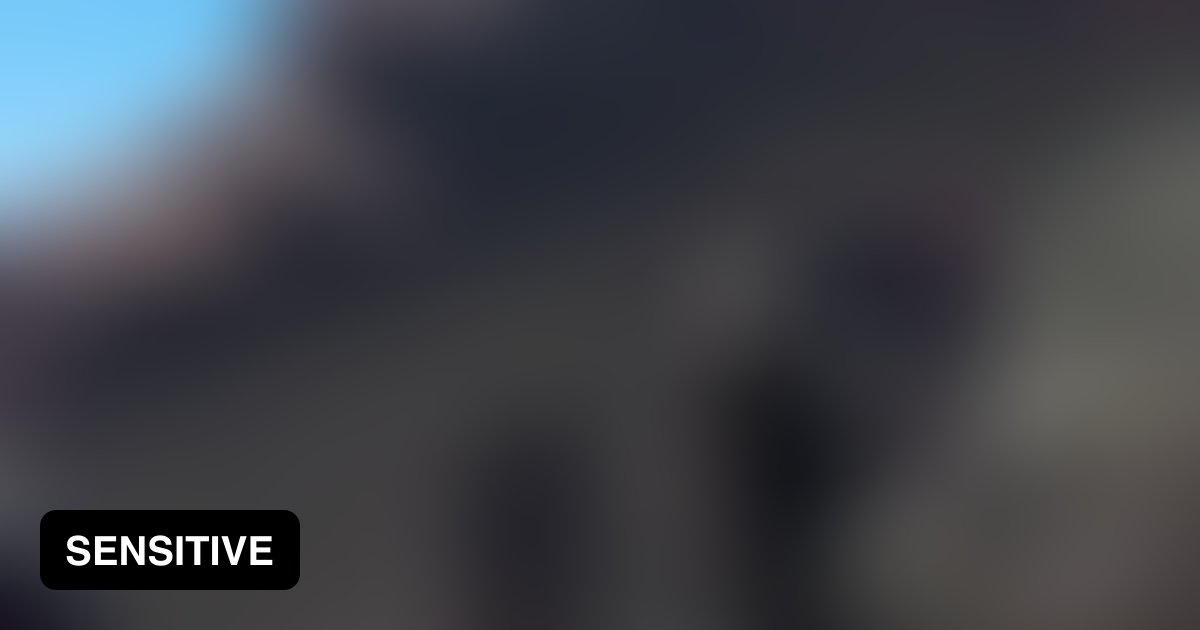 Tourists flee sudden eruption on Mount Etna - 9GAG