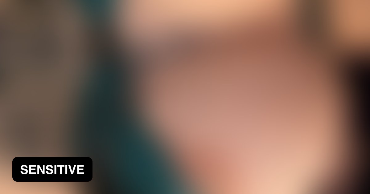 Shy slut with big melons - 9GAG