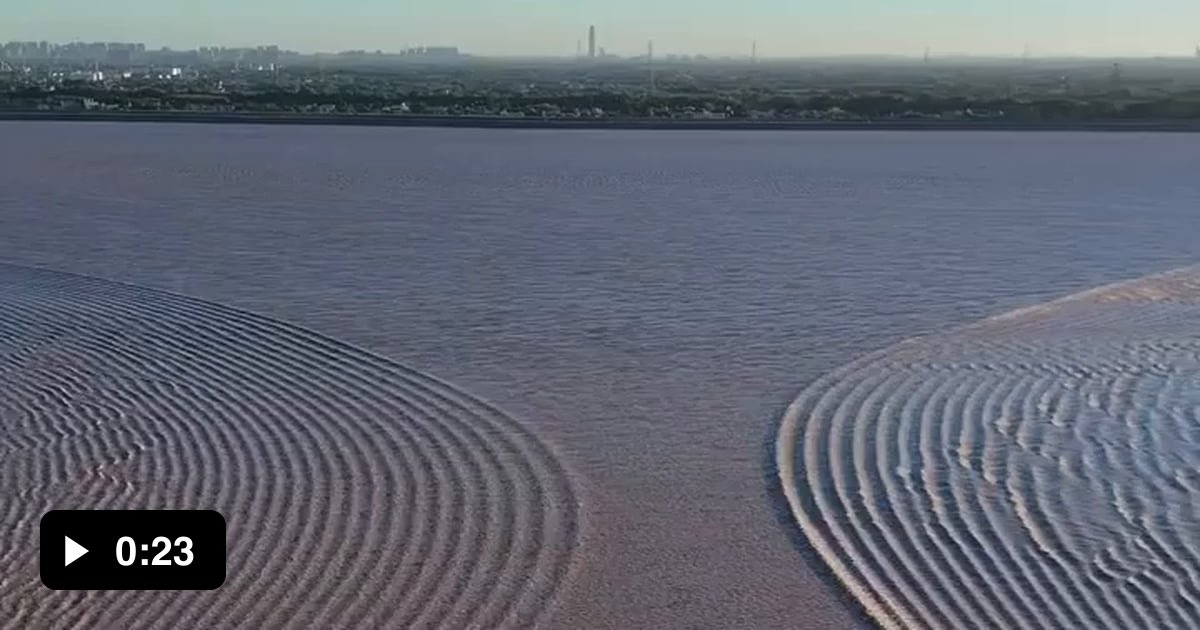 Qiantang river's tidal bore - 9GAG