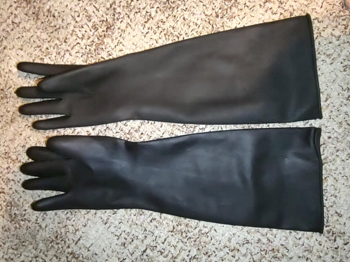 Ordered gloves on Amazon. Got two right hands. - 9GAG