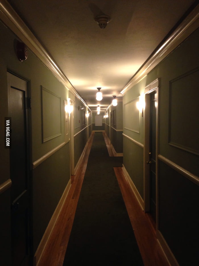 Friends hallway looks like The Shining.. Drugs made this bad - 9GAG