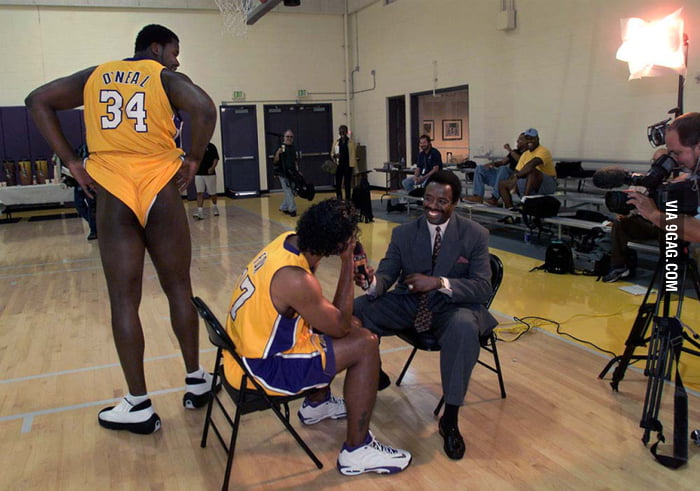 Shaq interrupting an interview - 9GAG