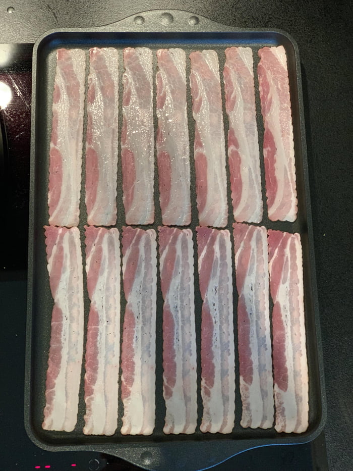 One pan, two packs of bacon - 9GAG