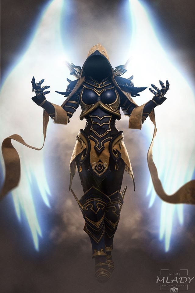 Auriel Wallpaper