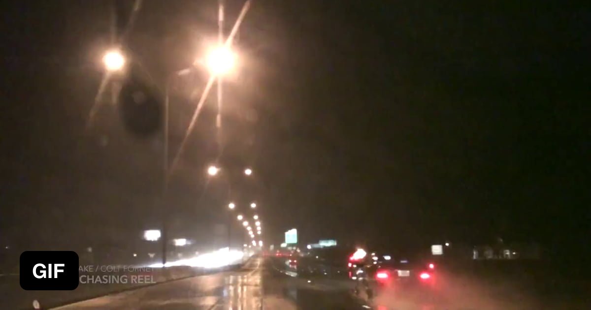 Hauntingly terrifying night-time tornado. - 9GAG