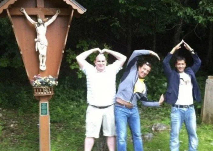 Having fun dancing with jesus - 9GAG