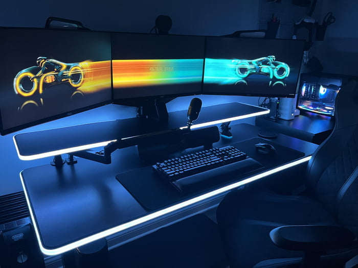 Digital Frontier (Tron Inspired Setup) - 9GAG