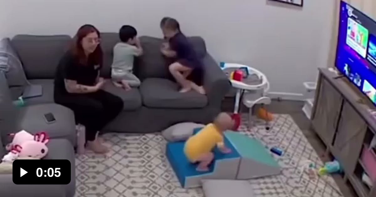 Dad’s reflexes save baby from head injury. - 9GAG