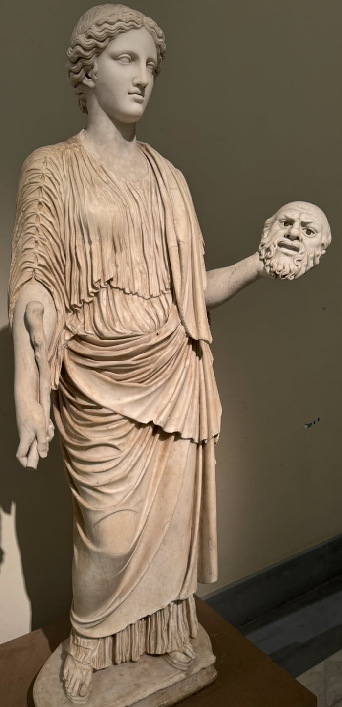 1st century AD Roman statue of a faceless assassin - 9GAG
