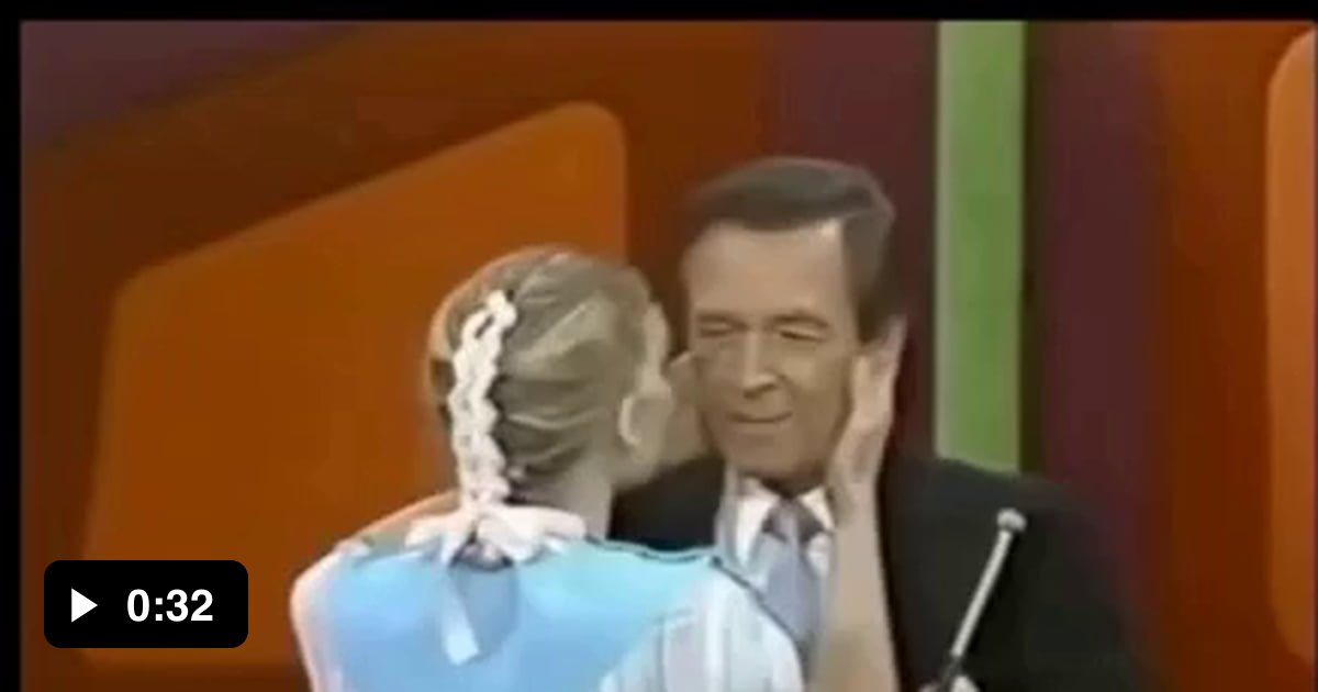 How much do you wanna bet that Bob knocks her down after the show? - 9GAG