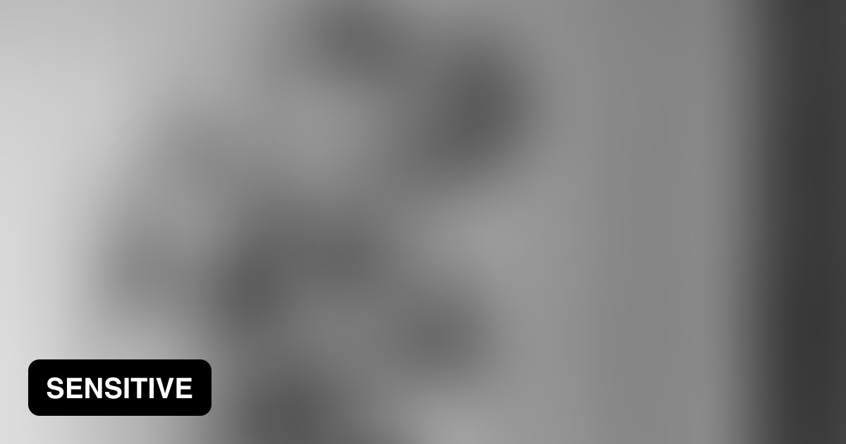 A timeless beauty in every pose - 9GAG