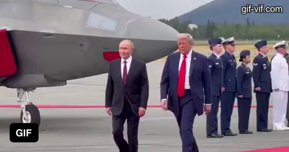B2 bomber Flying Over President Trump And Putin at Alaska summit - 9GAG