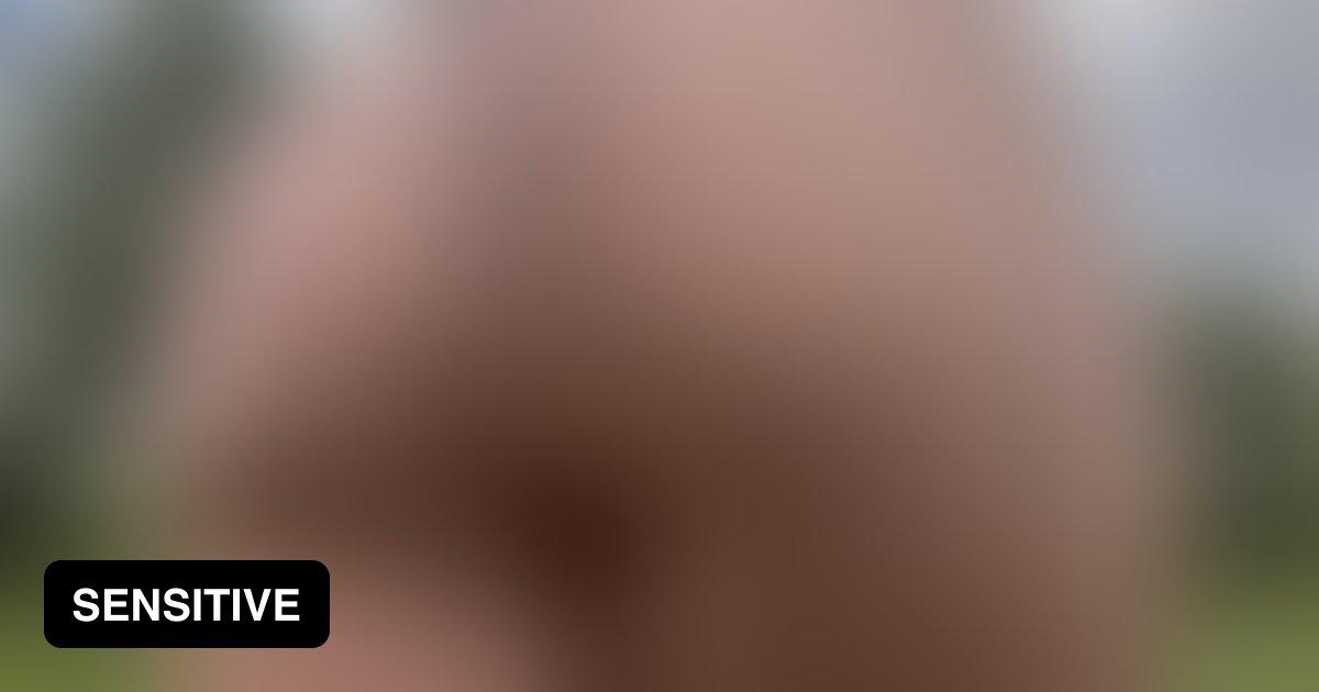 Farm girls tan half naked - 9GAG