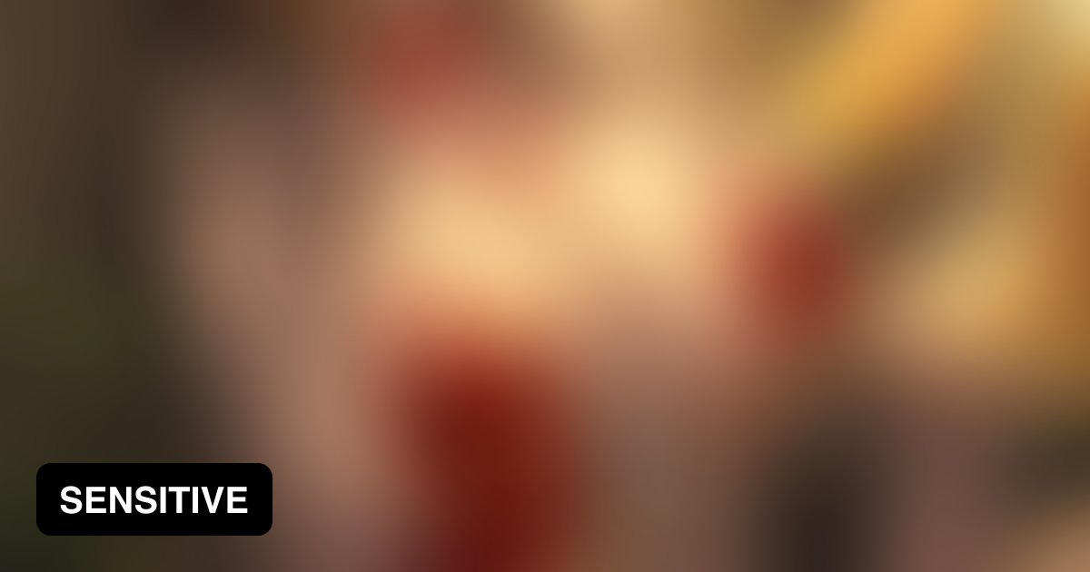 Taihou's thighs too thicc for her pantyhose - 9GAG