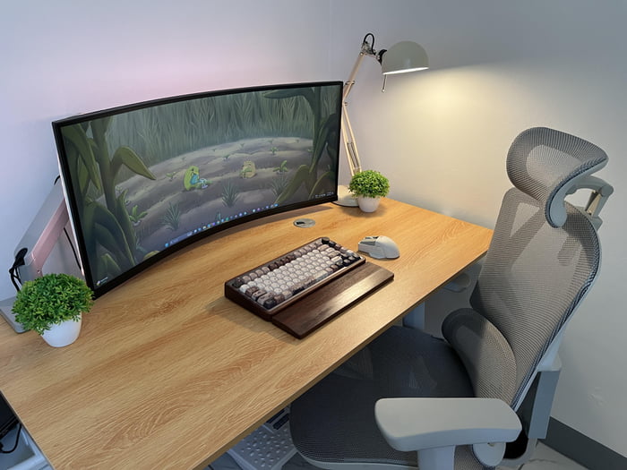 Choosing the Right Mousepad Color for a Minimal, Nature-Inspired Setup - 9GAG