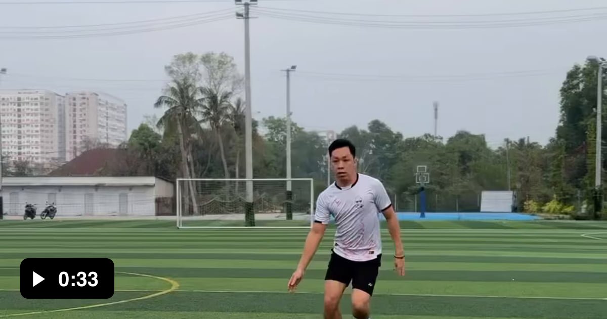 Quick Bronze play football - 9GAG