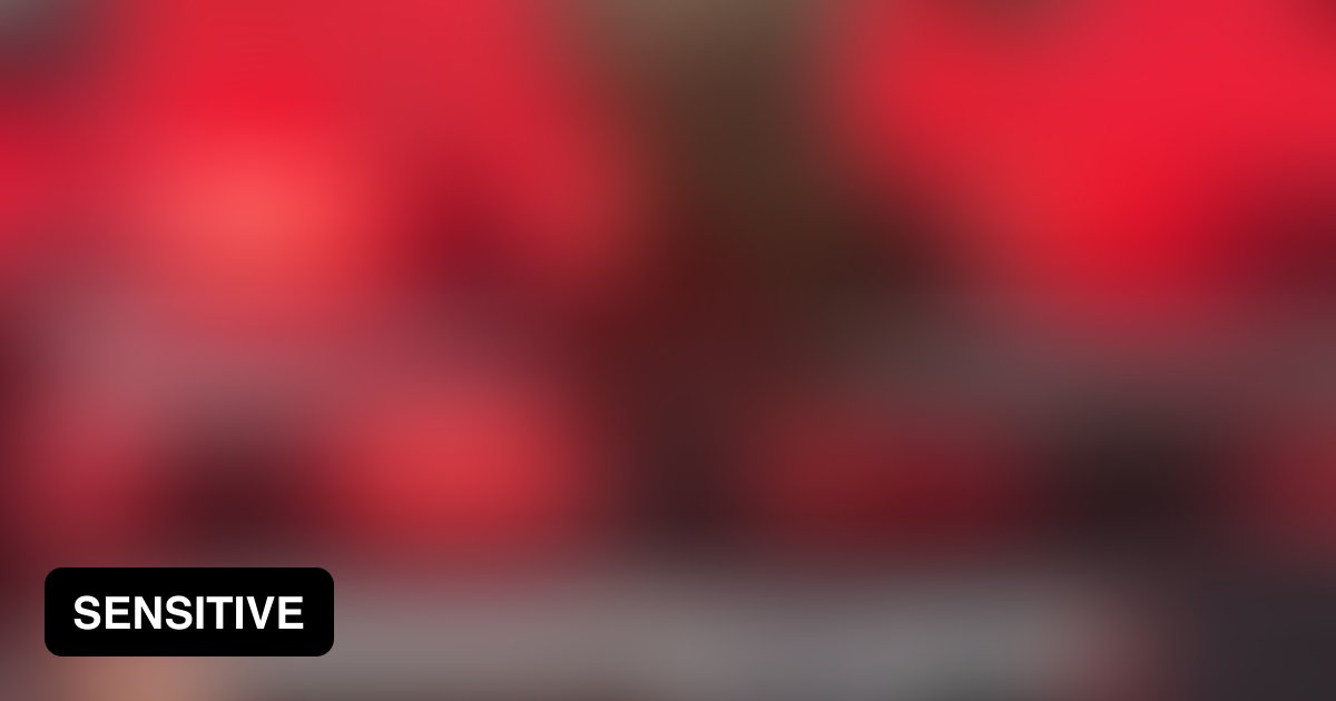 When the dancer steals the show from the singer - 9GAG