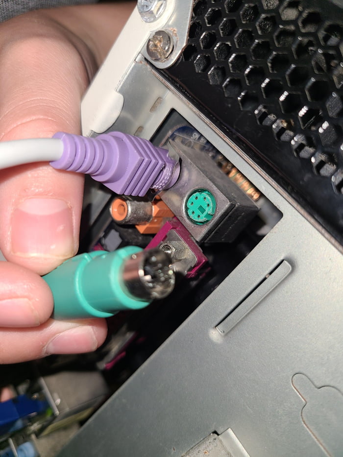 They think usb ports are a challenge - 9GAG