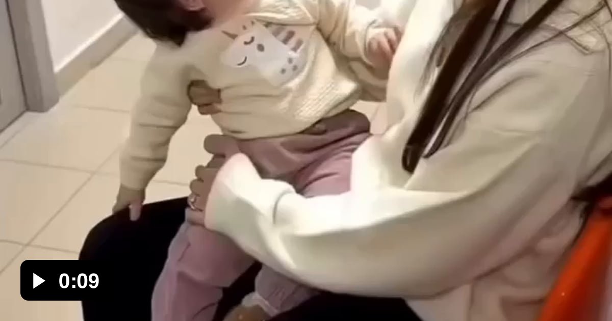 Baby sees her papa - 9GAG