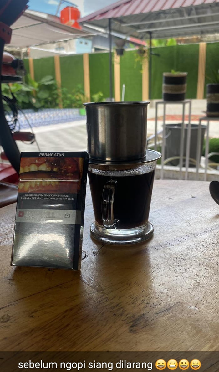 Ujan-ujan makan bakso smoko break - 9GAG