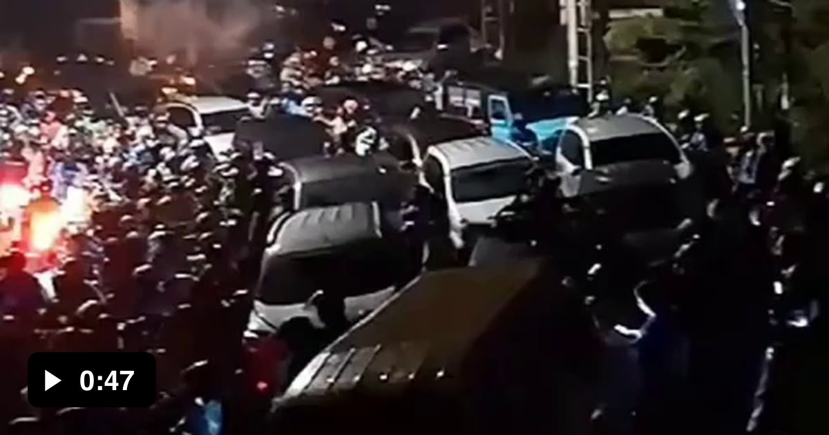 Liat mereka! Yang penting happy ampe rela macet2an berkilo2 meteran ...