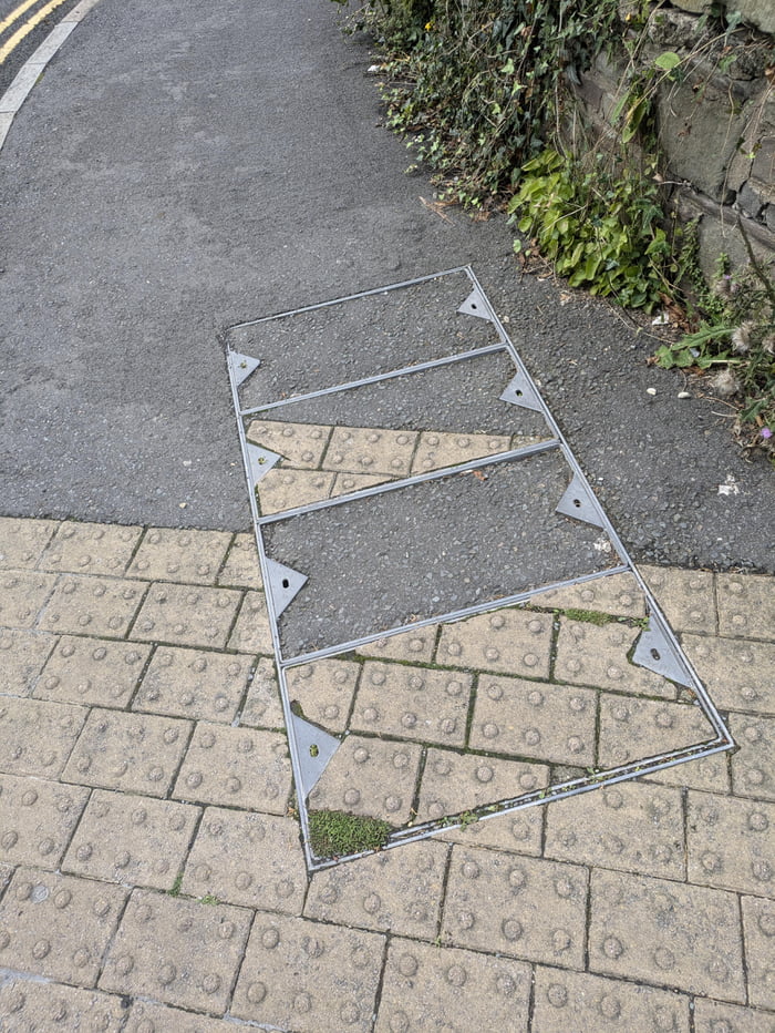 Wrong way round - 9GAG